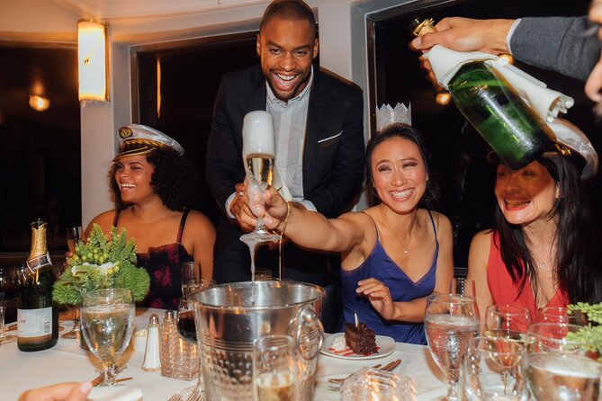 New York Pier 15 New Year's Eve Buffet Dinner Cruise