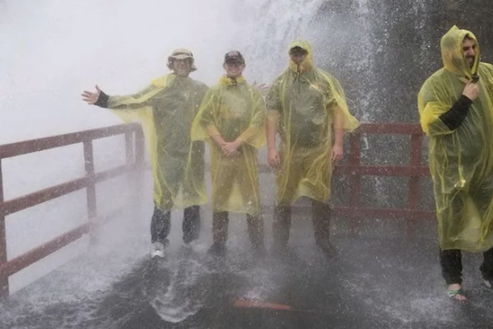 Niagara Falls Canada & USA: Small Group Deluxe Tour - FAQ