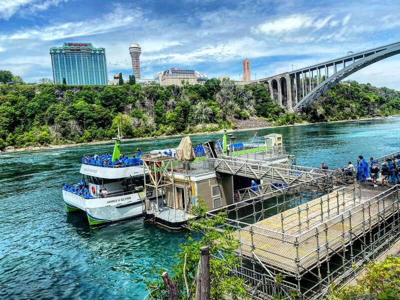 Niagara USA: Daredevil Walking Tour & Maid of Mist Boat Ride