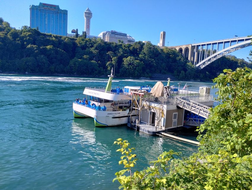 Niagra Falls, USA Side: Boat, Cave and Shuttle pass Tour