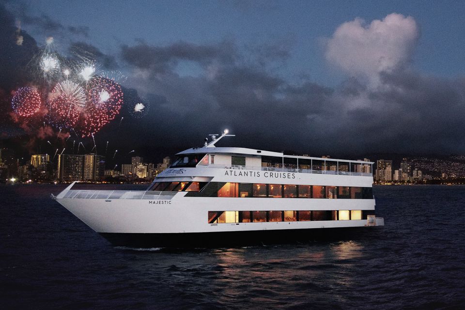 Oahu: Friday Night Fireworks Cocktail Cruise - What to Expect on the Cruise
