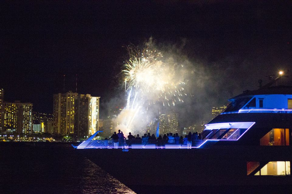 Oahu: Friday Night Fireworks Cocktail Cruise - The Experience from Guest Perspectives