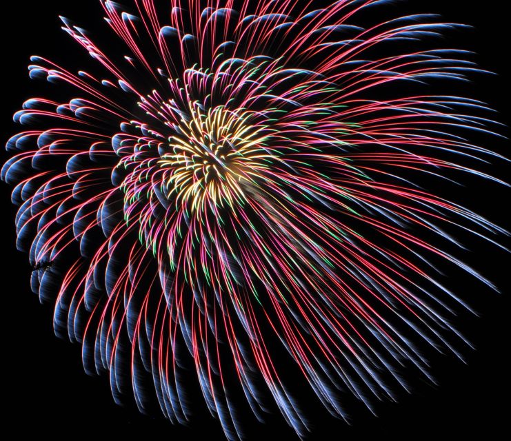 Oahu: Friday Night Fireworks Sail from Hilton Hawaiian Pier - The Food and Beverage Experience