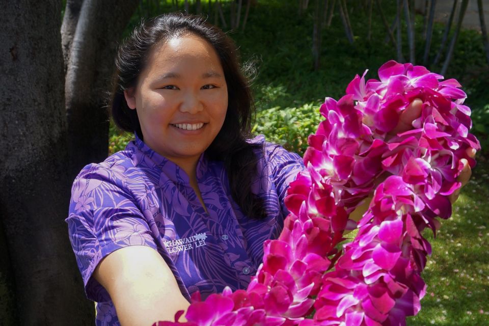 Oahu: Honolulu Airport (HNL) Traditional Lei Greeting - The Guides: Knowledgeable, Friendly, and Helpful