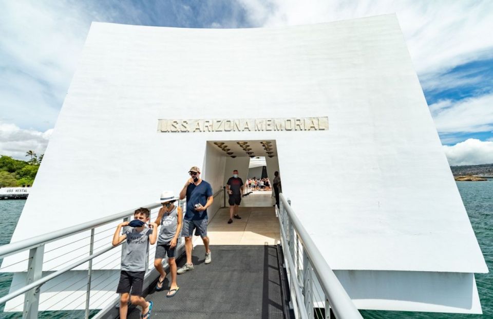 Oahu: Pearl Harbor Battleship Tour - The Good, The Bad, and The Practical