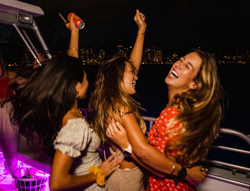 Oahu: Premium Waikiki Sunset Party Cruise with Live DJ - Special Events and Fireworks