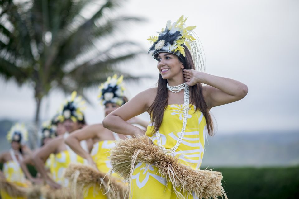Oahu: Queens Waikiki Luau - The Cultural Highlights and Entertainment