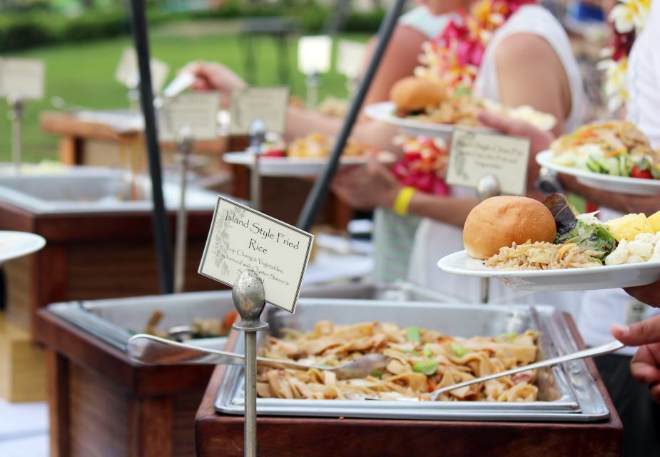 Oahu: Queens Waikiki Luau - The Food and Beverage Experience