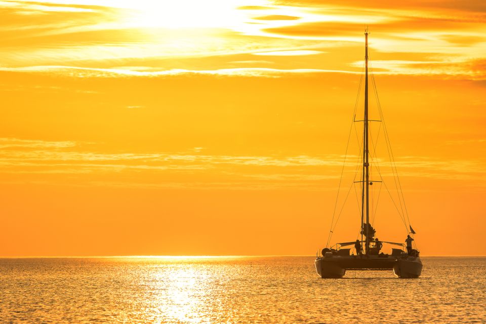 Oahu: Sunset Cruise of West Oahu with Drinks and Appetizers - Who Is This Experience Best For?