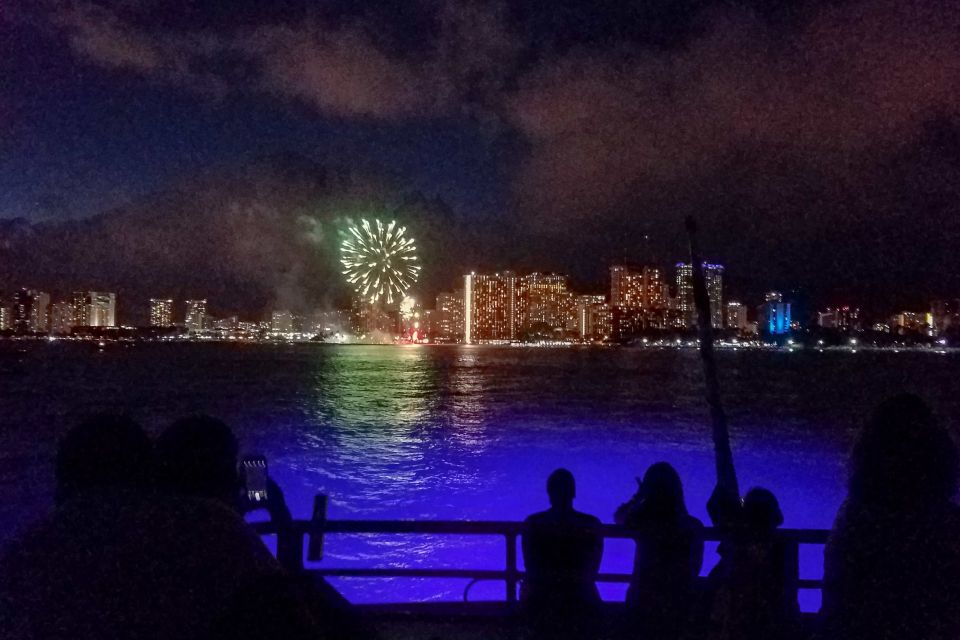 Oahu: Waikiki BYOB Friday Night Fireworks Cruise - Why This Experience Works for Different Travelers