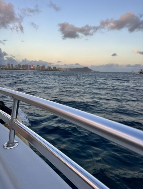 Oahu: Waikiki Fireworks Boat Cruise from Oahu - Oahu: Waikiki Fireworks Boat Cruise from Oahu