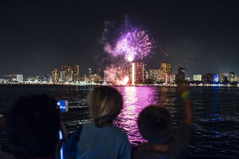 Oahu: Waikiki Friday Night Fireworks Cruise - The Value of This Experience