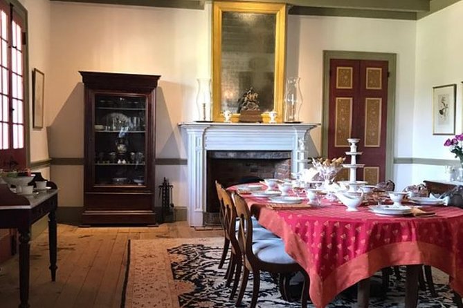 Oak Alley or Laura Plantation Tour from New Orleans - FAQ