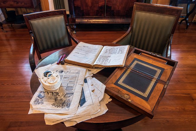 Oak Alley Plantation Tour with Transportation - Who Should Book This Tour?