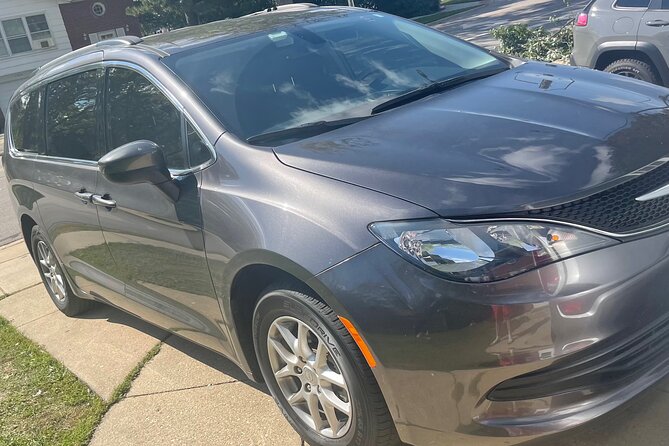 O'hare Airport Taxi (ORD) To or From Chicago Downtown - The Vehicles and In-Flight Monitoring