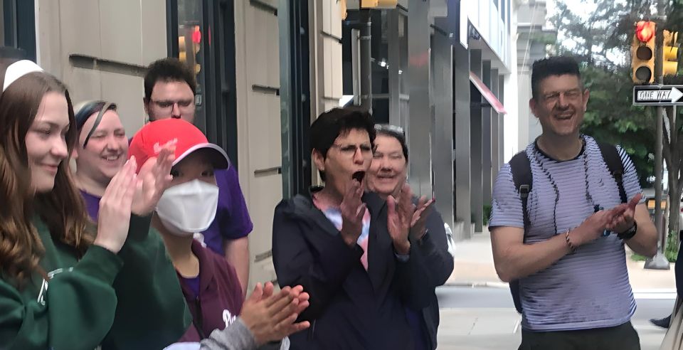 Philadelphia: Comedy Magic Walking Tour with a Guide - Key Points