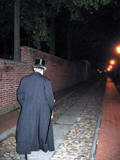 Philadelphia Ghost Tour by Candlelight - What to Expect on the Philadelphia Ghost Tour by Candlelight