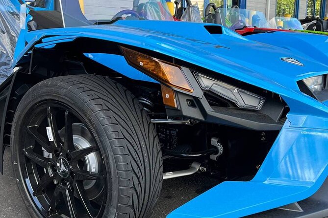 Polaris Sling Shot Rental - SL w/ Tech Package - Metalic Blue - Why Choose the Polaris Sling Shot in Honolulu?