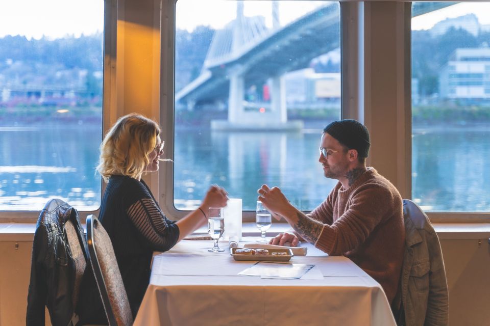 Portland: 2-hour Lunch Cruise on the Willamette River