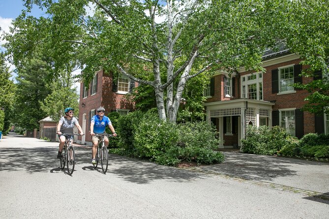 Portland Maine City and Lighthouse EBike Tour - Stop 5: Spring Point Ledge Lighthouse