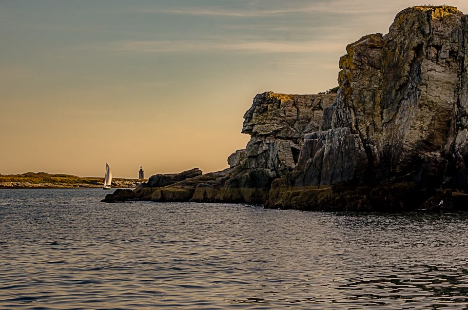 Portland: Sunset Lighthouse Cruise in Casco Bay with Drinks