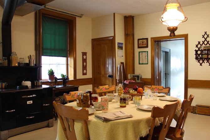 Premium Amish Country Tour including Amish Farm and House - Key Points