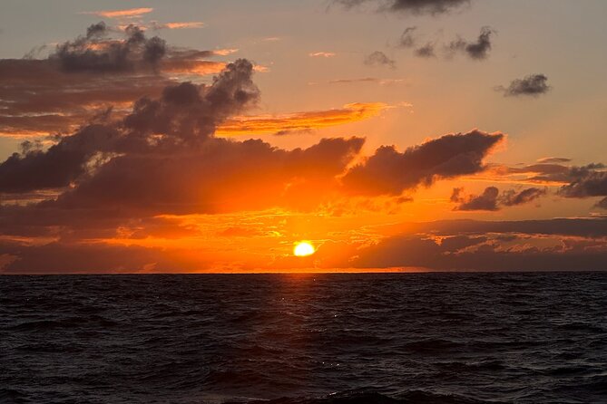 Private 90-Minute Sunset Sail Charter (Kewalo Harbor) - What You’ll Love About This Sunset Sail