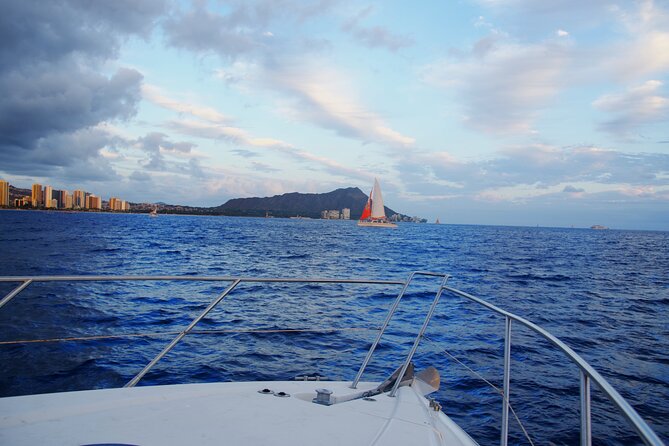 Private Evening Cruise - Hawaiian Cuisine and Beverage Curations