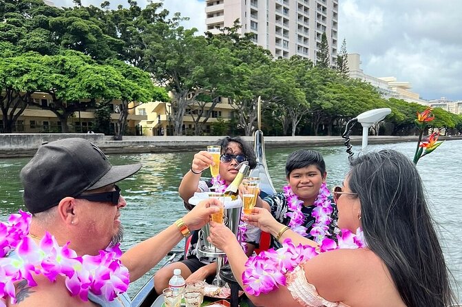 Private Gondola Cruise in Waikiki with Drinks and Pastry - Exploring the Waikiki Gondola Experience