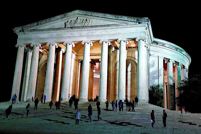 Private Night-Time Monuments Tour of DC for up to 10 Guests - FAQ
