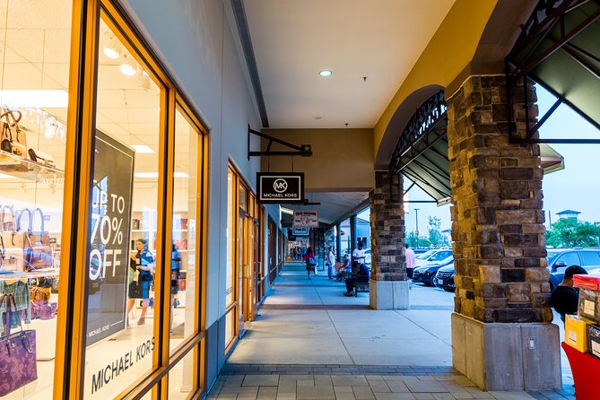 Private Shopping Tour from Dallas Hotels to Allen Premium Outlets - An In-Depth Look at the Shopping Tour Experience