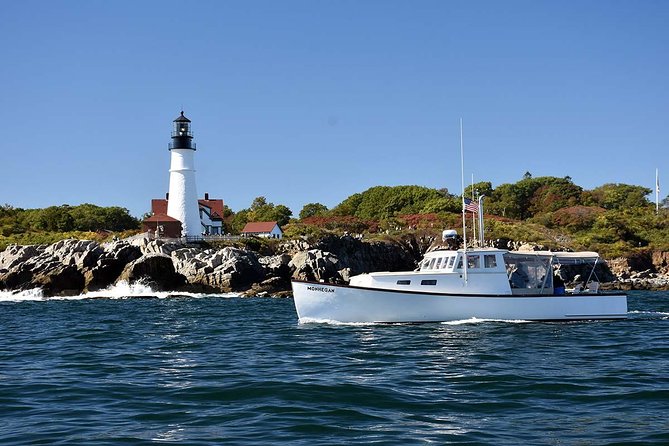 Private Sightseeing Charter on a Vintage Lobster Boat with Drinks