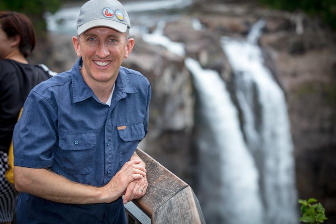 Private Snoqualmie Falls & Woodinville Wine Day Tour from Seattle