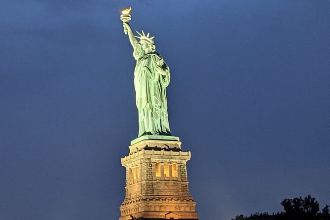 Private Sunset Sail of NYC Skyline and Statue of Liberty