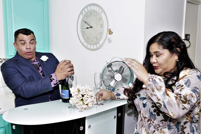 Private Tour by Limousine of Las Vegas' Chapel Row - The Sum Up