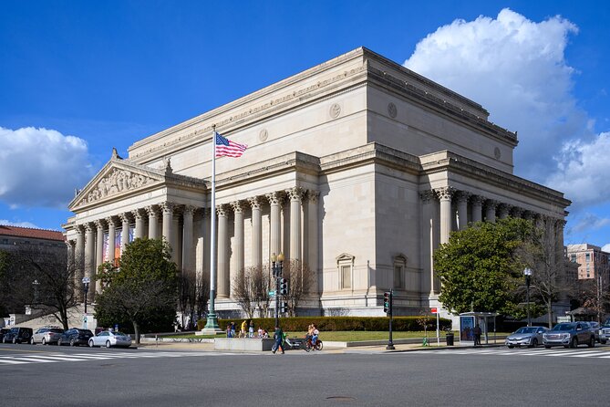 Private Tour National Archives Building - First Impressions: Seamless Pickup and Comfortable Transport