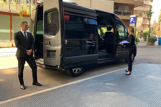 Private Transfer: San Antonio Airport to San Antonio by Sedan, SUV or Minibus