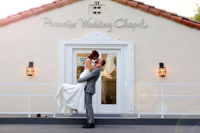 Quickie Las Vegas Wedding at Paradise Wedding Chapel - The Breakdown of the Experience