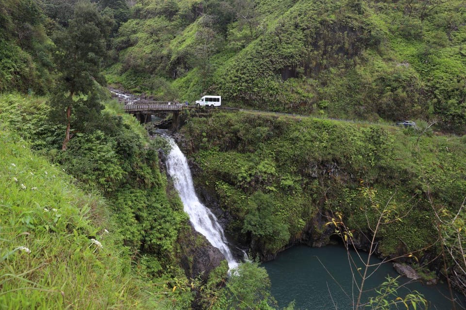 Road to Hana: Professional Guide, Food, Swimming, Waterfalls - FAQs