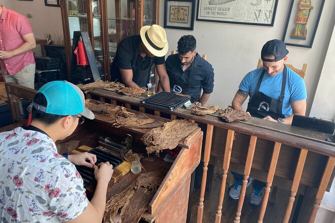 Roll Your Own Cigar in Miami - The Value of This Experience