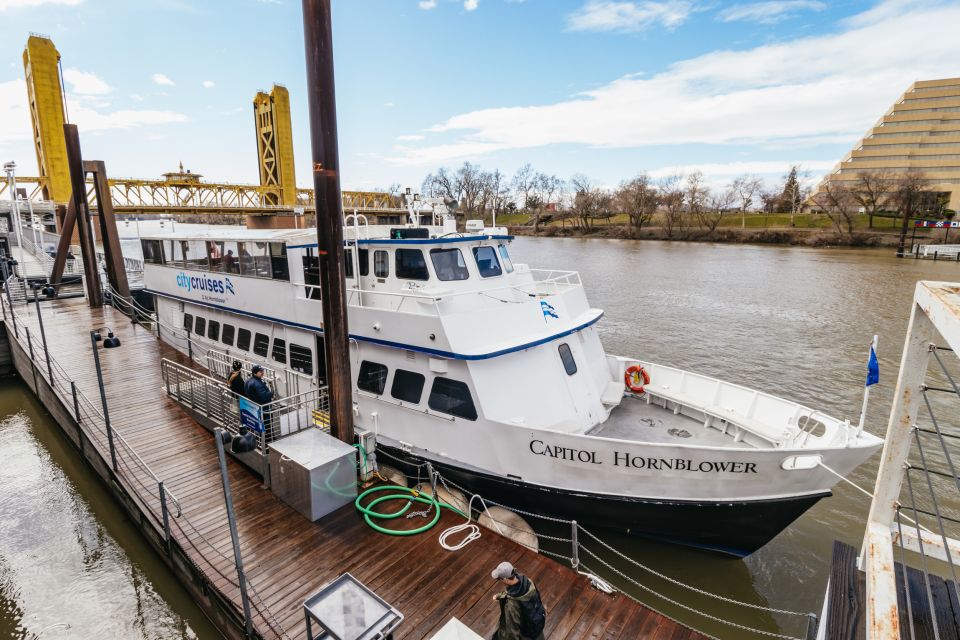 Sacramento: City Cruises River Cruise with History Guide