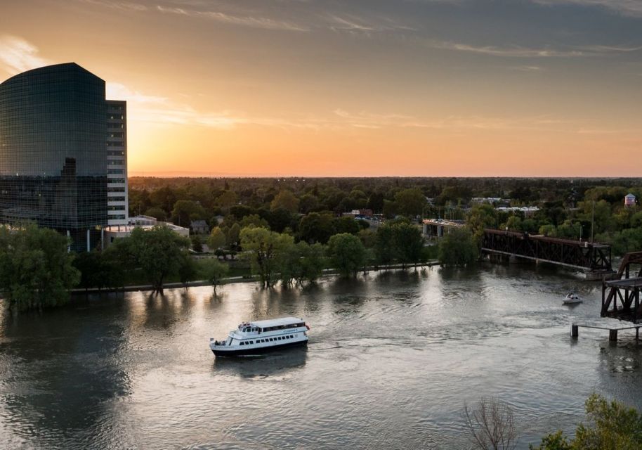 Sacramento: New Year's Eve Rock the Yacht Cruise