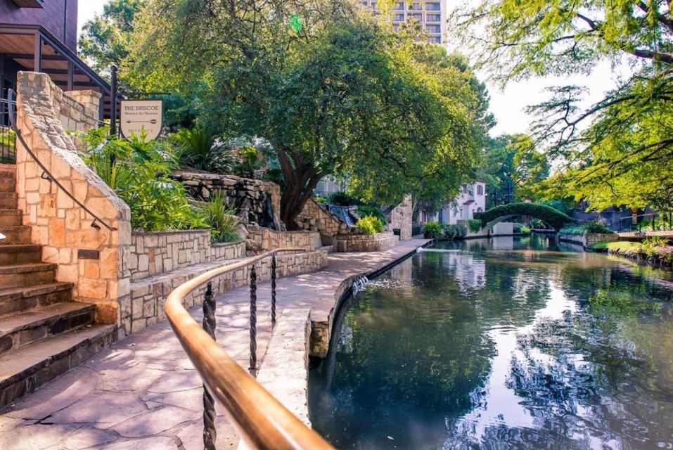 San Antonio: Small Group Tour w/ Alamo, Tower & River Cruise
