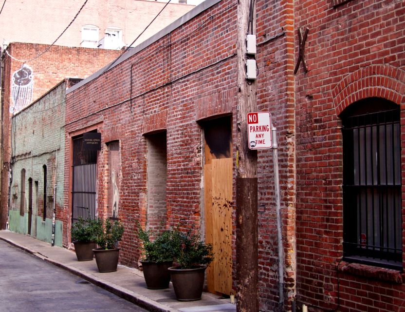 San Francisco: Gold, Greed, and Gunslingers Walking Tour - Key Points