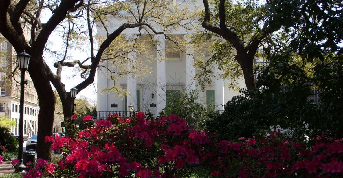 Savannah: Historic District Overview on Foot - An In-Depth Look at the Savannah Historic District Tour