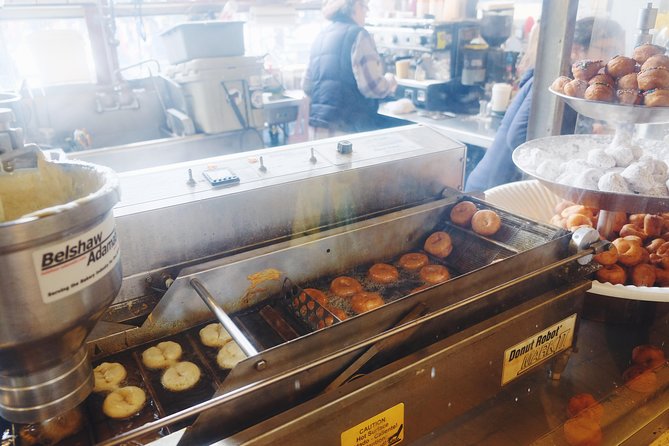 Seattle Delicious Donut Adventure & Walking Food Tour