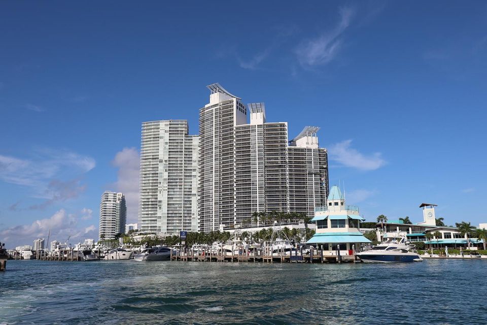 Sightseeing Cruise from Bayside Marketplace with Video - An in-depth look at the Miami sightseeing cruise experience