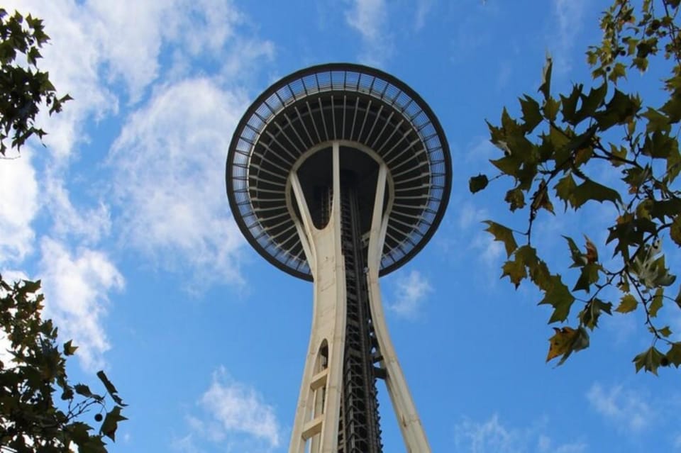 Small Group Seattle Day Tour with Major Attractions,Tea&Deli - Transportation and Group Size