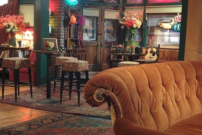 Small-Group Warner Bros and Hollywood Tour from Anaheim - FAQ