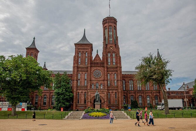 Smithsonian Highlights Walking Tour w/ Reserved Air & Space Entry - FAQs